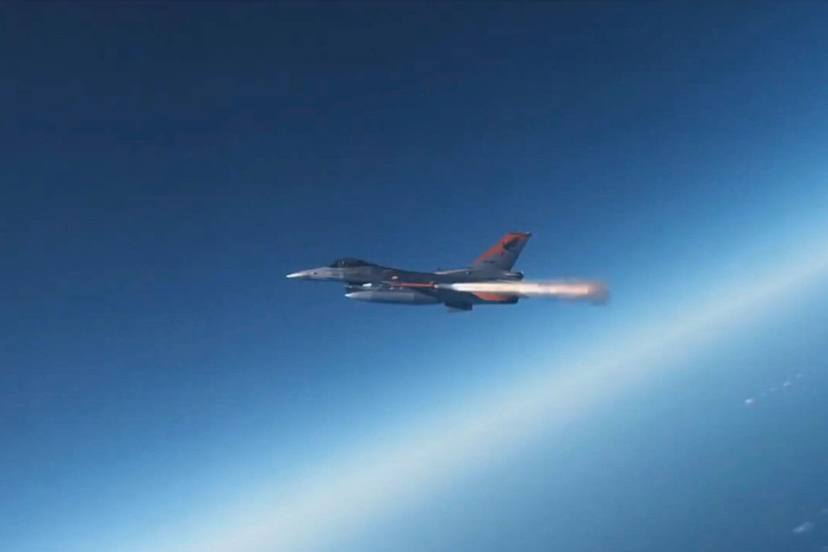 Hava Hava Füzesi GÖKDOĞAN 'dan görüş ötesi hedefe tam isabet